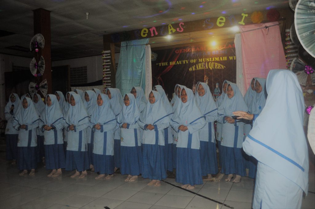 Pentas Seni SMP IT RU ; "The Beauty of Muslimah with Hijab" - PONDOK ...